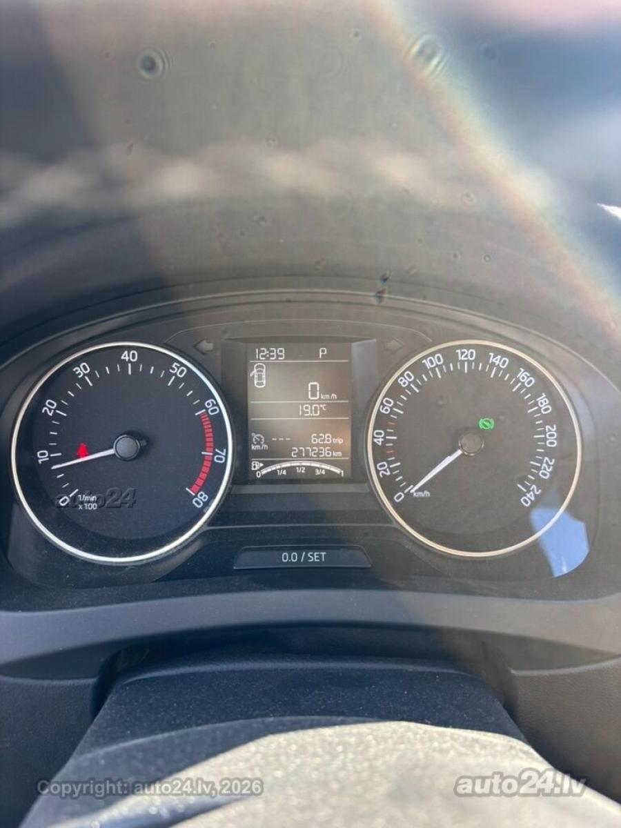 Pelēks Skoda Rapid 2016 Tallina, ar dzinēja tilpumu 1.40 L un nobraukumu 277 tūkst. km par 6000 €, foto 7 vietnē AUTOMOTO.COM.LV