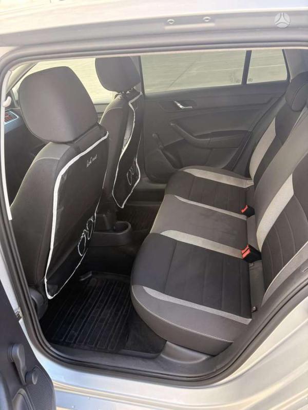 Pelēks Skoda Rapid 2017 Viļņa, ar dzinēja tilpumu 1.20 L un nobraukumu 151 tūkst. km par 6200 €, foto 5 vietnē AUTOMOTO.COM.LV