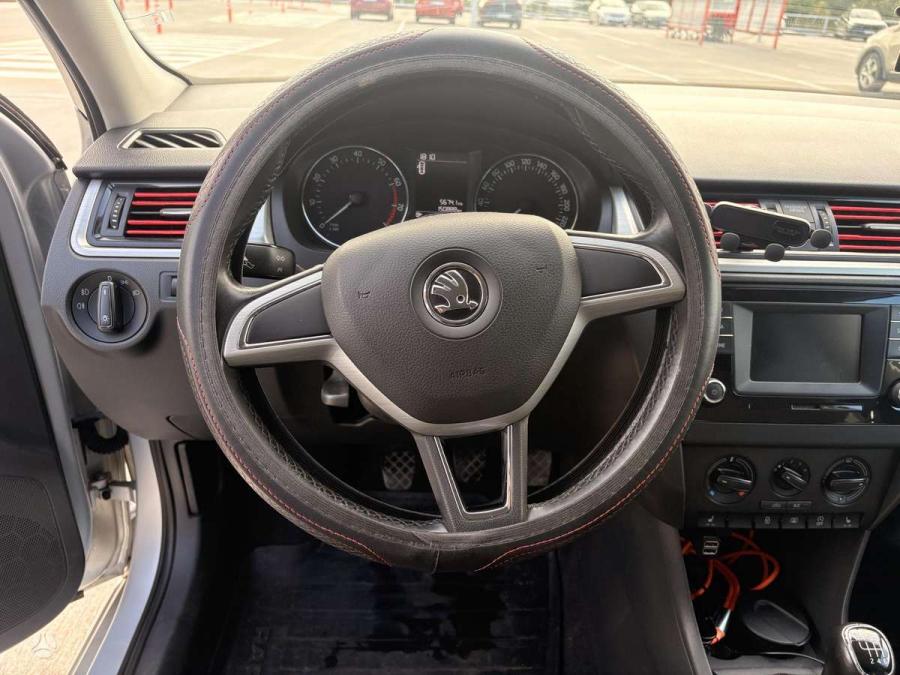 Pelēks Skoda Rapid 2017 Viļņa, ar dzinēja tilpumu 1.20 L un nobraukumu 151 tūkst. km par 6200 €, foto 8 vietnē AUTOMOTO.COM.LV