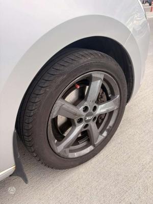 Pelēks Skoda Rapid 2017 Viļņa, ar dzinēja tilpumu 1.20 L un nobraukumu 151 tūkst. km par 6200 €, foto 28 vietnē AUTOMOTO.COM.LV