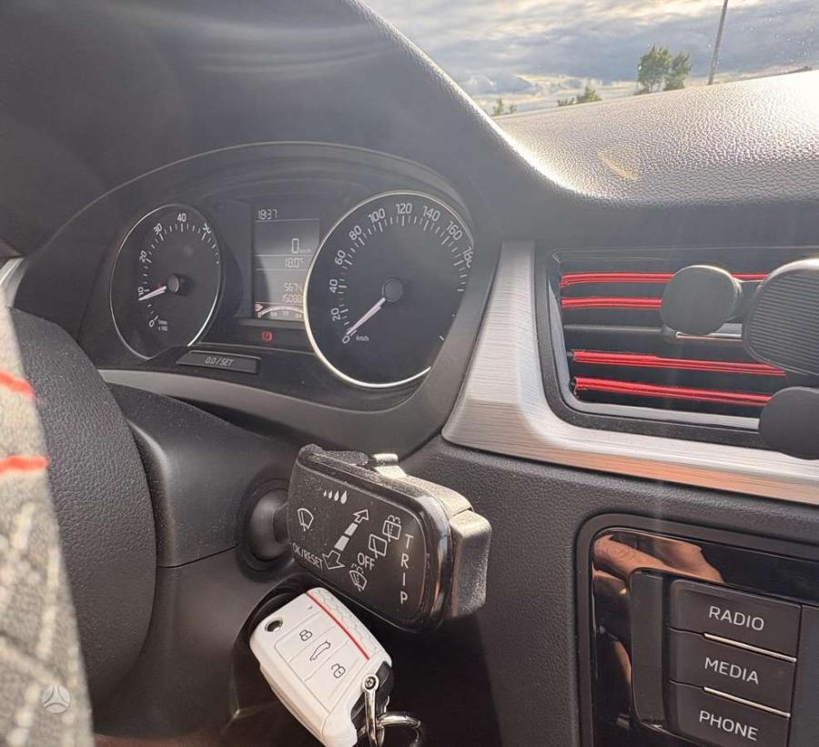 Pelēks Skoda Rapid 2017 Viļņa, ar dzinēja tilpumu 1.20 L un nobraukumu 151 tūkst. km par 6200 €, foto 40 vietnē AUTOMOTO.COM.LV