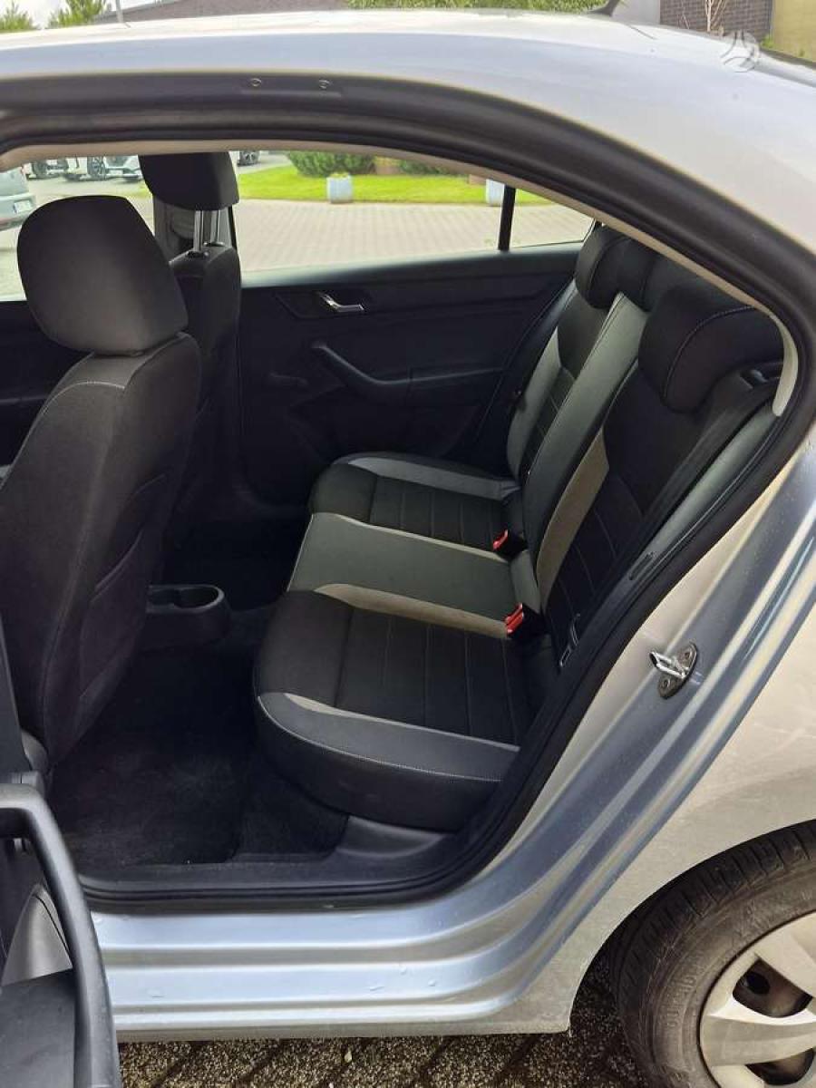 Pelēks Skoda Rapid 2017 Klaipėda, ar dzinēja tilpumu 1.20 L un nobraukumu 255 tūkst. km par 5200 €, foto 18 vietnē AUTOMOTO.COM.LV