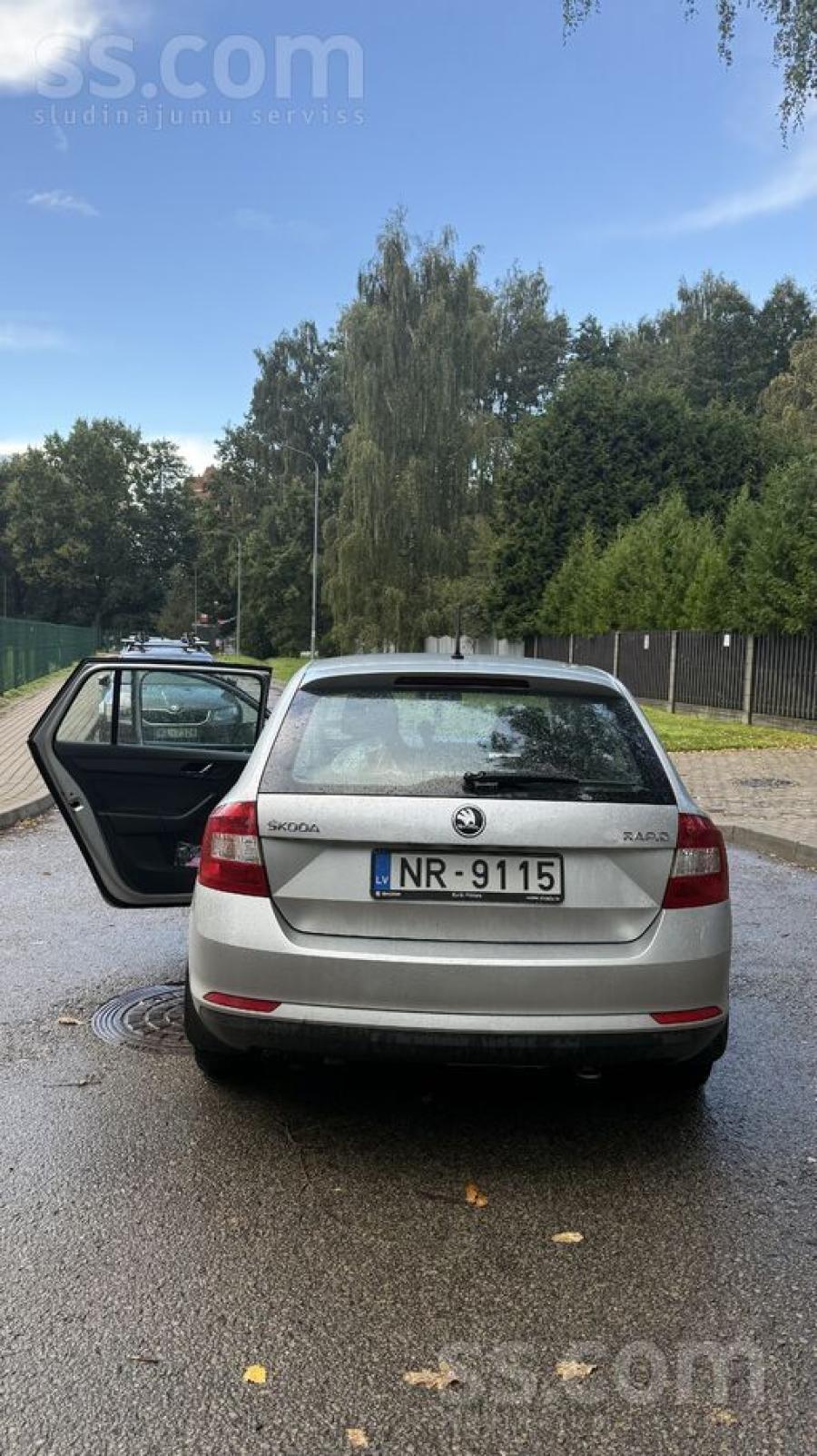 Grey Skoda Rapid 2017 in Riga, with an engine capacity of 1.40 L and mileage of 221 thousand km for 4000 €, photo 4 on AUTOMOTO.COM.LV