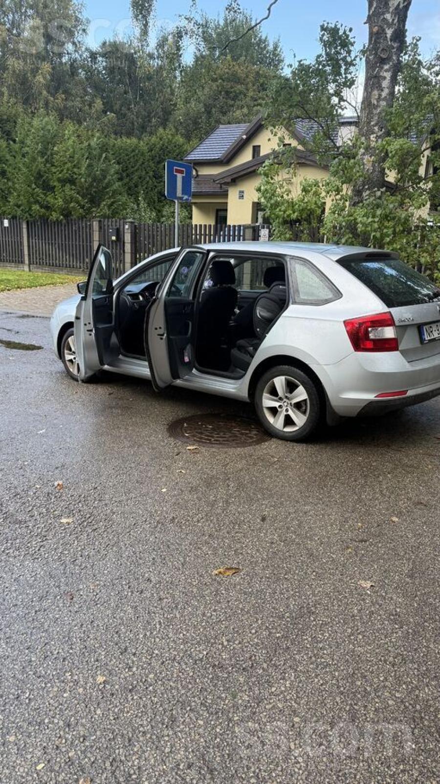 Grey Skoda Rapid 2017 in Riga, with an engine capacity of 1.40 L and mileage of 221 thousand km for 4000 €, photo 7 on AUTOMOTO.COM.LV