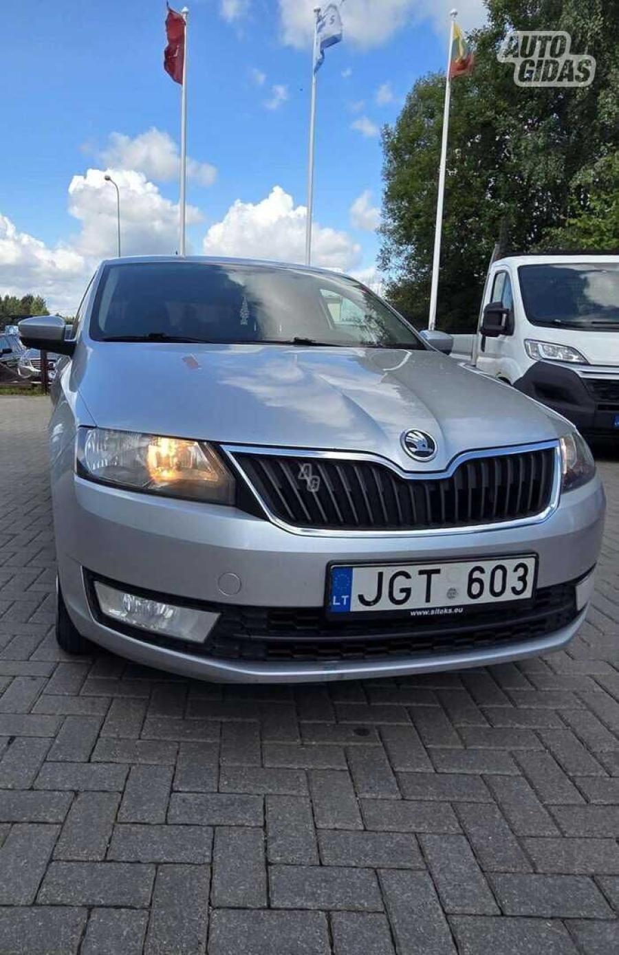 Grey Skoda Rapid 2017 in Kaunas, with an engine capacity of 1.20 L and mileage of 260 thousand km for 2000 €, photo 4 on AUTOMOTO.COM.LV