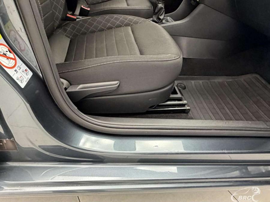 Grey Skoda Rapid 2018 in Vilnius, with an engine capacity of 1.00 L and mileage of 146 thousand km for 6500 €, photo 8 on AUTOMOTO.COM.LV