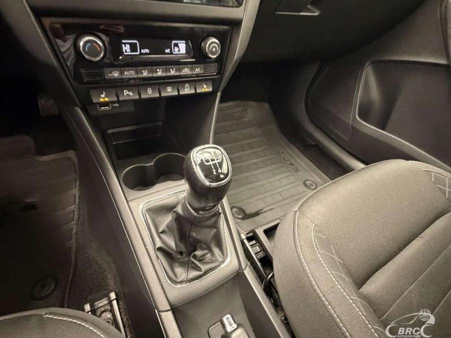 Grey Skoda Rapid 2018 in Vilnius, with an engine capacity of 1.00 L and mileage of 146 thousand km for 6500 €, photo 24 on AUTOMOTO.COM.LV