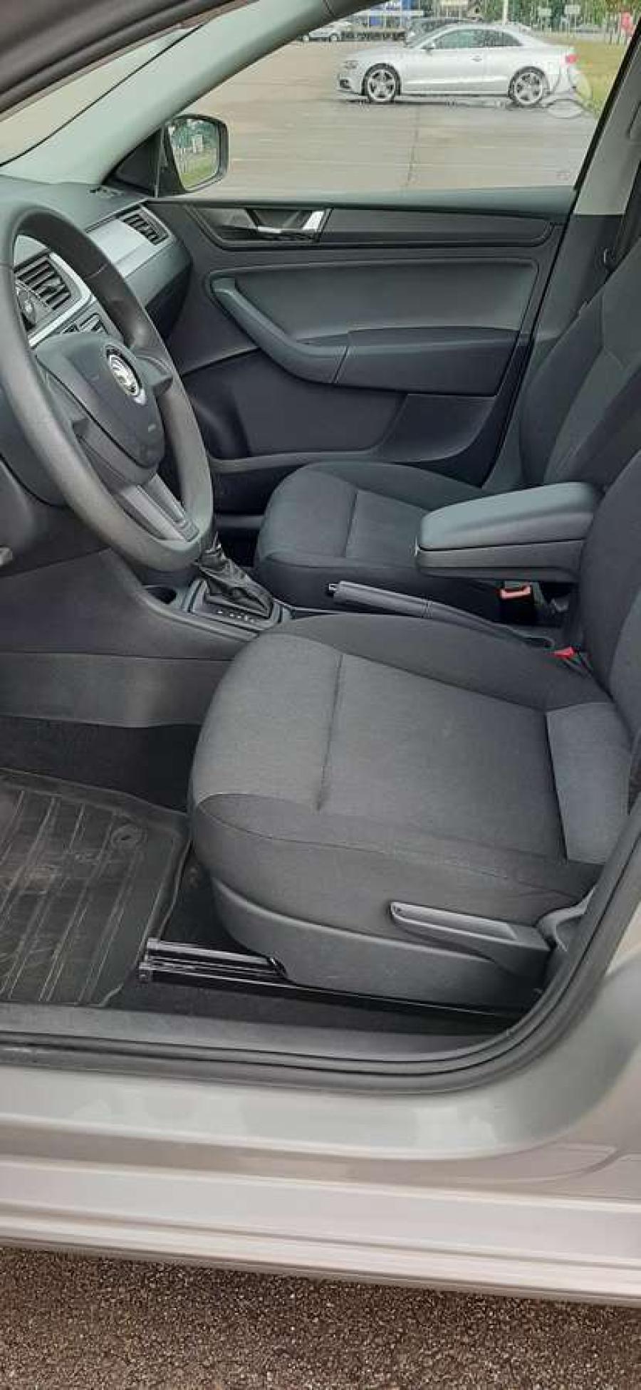 Grey Skoda Rapid 2018 in Panevezys, with an engine capacity of 1.00 L and mileage of 118 thousand km for 5900 €, photo 7 on AUTOMOTO.COM.LV