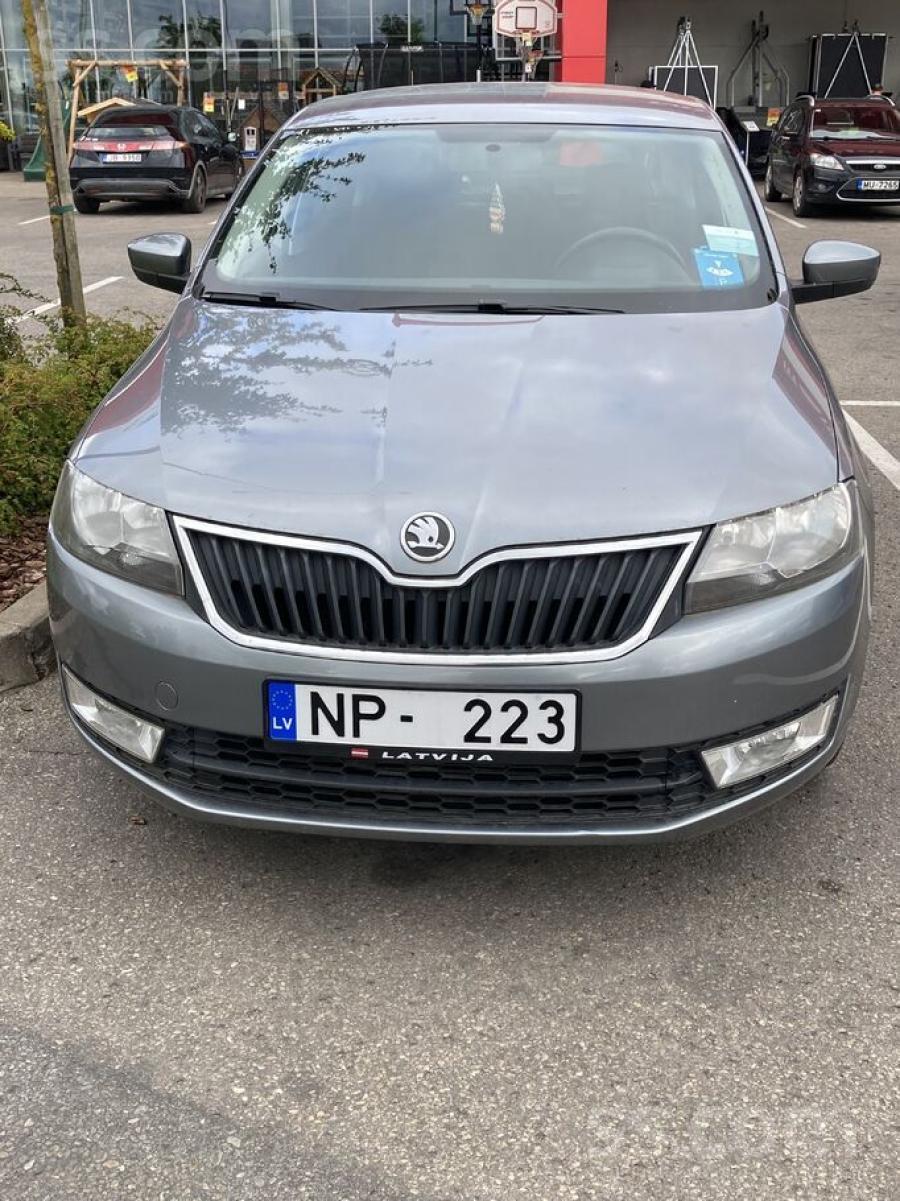 Grey Skoda Rapid 2013 in Riga, with an engine capacity of 1.60 L and mileage of 135 thousand km for 6000 €, photo 3 on AUTOMOTO.COM.LV