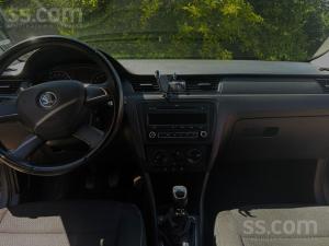 Pelēks Skoda Rapid 2013 Cēsis, ar dzinēja tilpumu 1.60 L un nobraukumu 278 tūkst. km par 4000 €, foto 7 vietnē AUTOMOTO.COM.LV