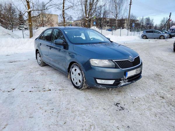 Grey Skoda Rapid 2014 in Vilnius, with an engine capacity of 1.60 L and mileage of 295 thousand km for 3300 €, photo 2 on AUTOMOTO.COM.LV