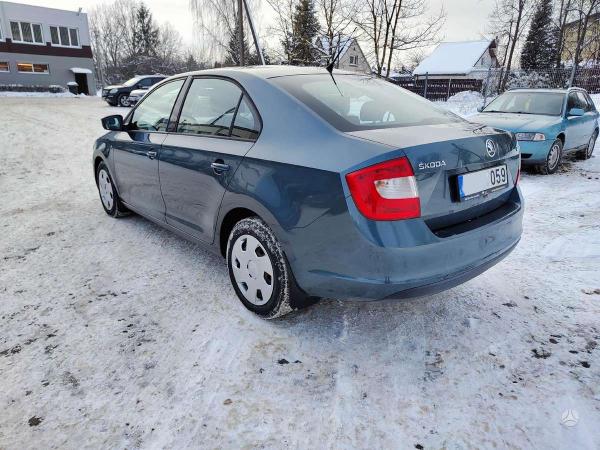 Grey Skoda Rapid 2014 in Vilnius, with an engine capacity of 1.60 L and mileage of 295 thousand km for 3300 €, photo 4 on AUTOMOTO.COM.LV
