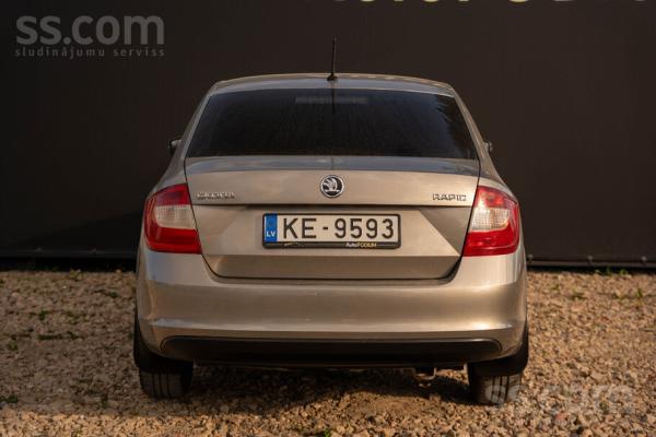 Pelēks Skoda Rapid 2015 Rīga, ar dzinēja tilpumu 1.40 L un nobraukumu 183 tūkst. km par 6650 €, foto 3 vietnē AUTOMOTO.COM.LV
