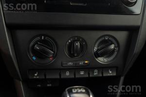 Pelēks Skoda Rapid 2015 Rīga, ar dzinēja tilpumu 1.40 L un nobraukumu 183 tūkst. km par 6650 €, foto 15 vietnē AUTOMOTO.COM.LV