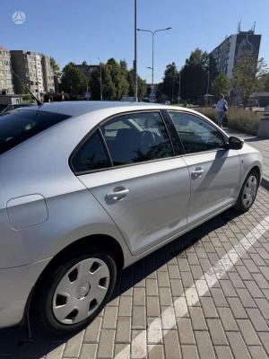 Pelēks Skoda Rapid 2015 Viļņa, ar dzinēja tilpumu 1.20 L un nobraukumu 191 tūkst. km par 4400 €, foto 7 vietnē AUTOMOTO.COM.LV