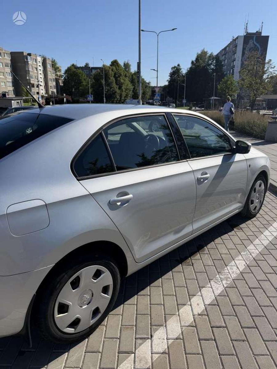 Pelēks Skoda Rapid 2015 Viļņa, ar dzinēja tilpumu 1.20 L un nobraukumu 191 tūkst. km par 4400 €, foto 7 vietnē AUTOMOTO.COM.LV