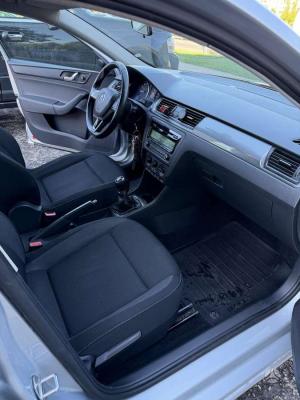Pelēks Skoda Rapid 2015 Viļņa, ar dzinēja tilpumu 1.20 L un nobraukumu 191 tūkst. km par 4400 €, foto 10 vietnē AUTOMOTO.COM.LV
