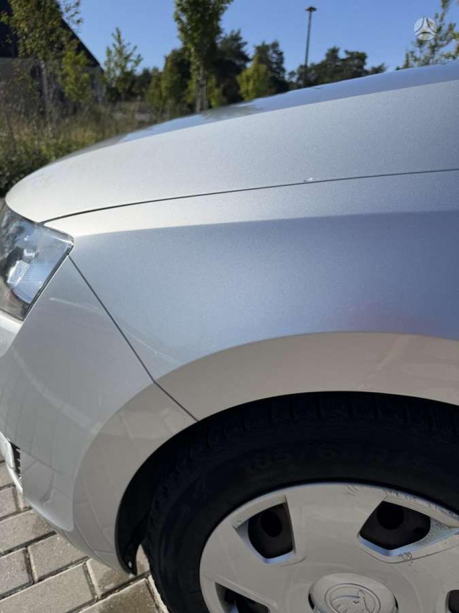 Pelēks Skoda Rapid 2015 Viļņa, ar dzinēja tilpumu 1.20 L un nobraukumu 191 tūkst. km par 4400 €, foto 13 vietnē AUTOMOTO.COM.LV