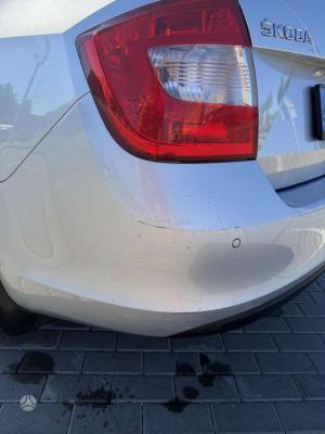 Pelēks Skoda Rapid 2015 Viļņa, ar dzinēja tilpumu 1.20 L un nobraukumu 191 tūkst. km par 4400 €, foto 17 vietnē AUTOMOTO.COM.LV