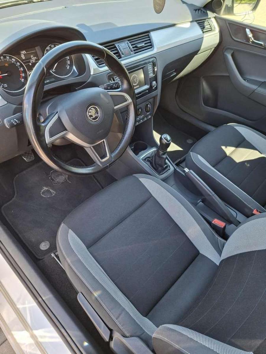 Pelēks Skoda Rapid 2016 Viļņa, ar dzinēja tilpumu 1.60 L un nobraukumu 379 tūkst. km par 3000 €, foto 4 vietnē AUTOMOTO.COM.LV