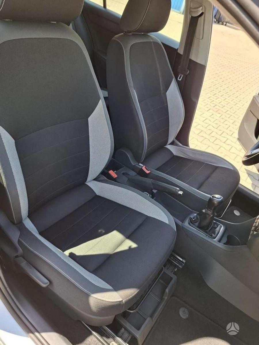 Pelēks Skoda Rapid 2016 Viļņa, ar dzinēja tilpumu 1.60 L un nobraukumu 379 tūkst. km par 3000 €, foto 9 vietnē AUTOMOTO.COM.LV