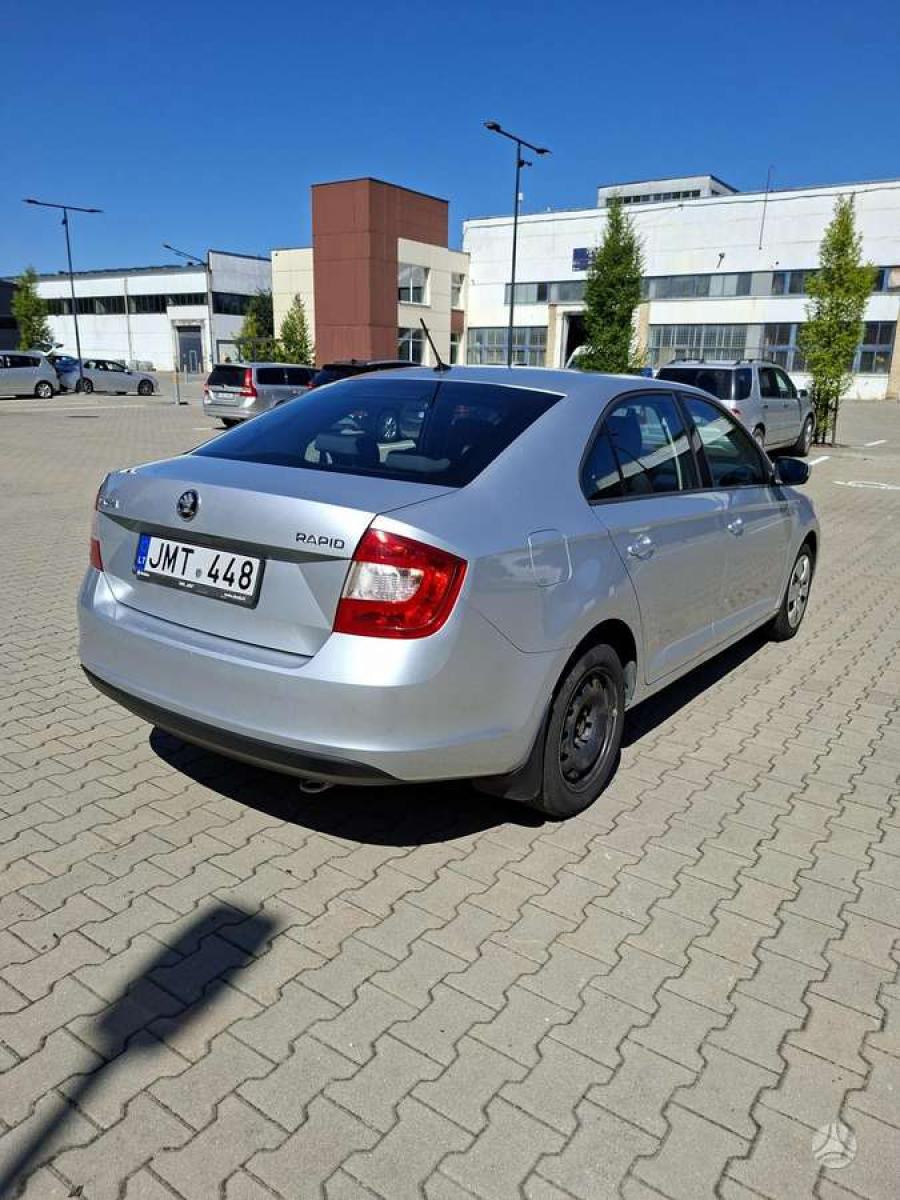 Pelēks Skoda Rapid 2016 Viļņa, ar dzinēja tilpumu 1.60 L un nobraukumu 379 tūkst. km par 3000 €, foto 12 vietnē AUTOMOTO.COM.LV