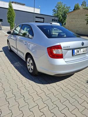 Pelēks Skoda Rapid 2016 Viļņa, ar dzinēja tilpumu 1.60 L un nobraukumu 379 tūkst. km par 3000 €, foto 13 vietnē AUTOMOTO.COM.LV