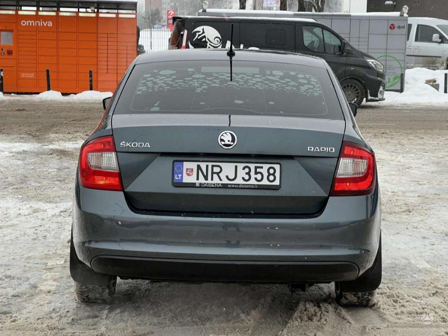 Grey Skoda Rapid 2017 in Kaunas, with an engine capacity of 1.60 L and mileage of 244 thousand km for 6300 €, photo 5 on AUTOMOTO.COM.LV
