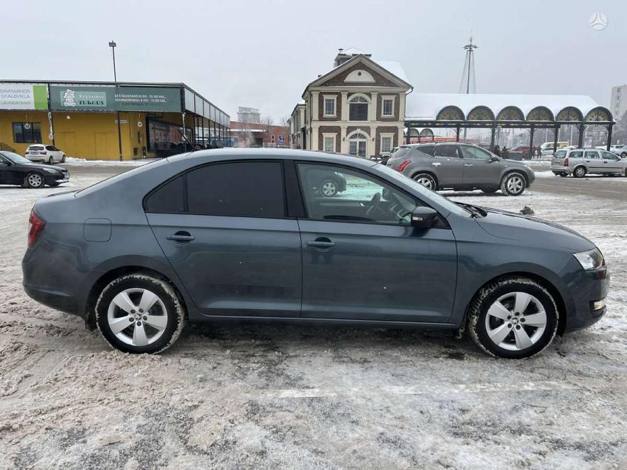 Grey Skoda Rapid 2017 in Kaunas, with an engine capacity of 1.60 L and mileage of 244 thousand km for 6300 €, photo 7 on AUTOMOTO.COM.LV