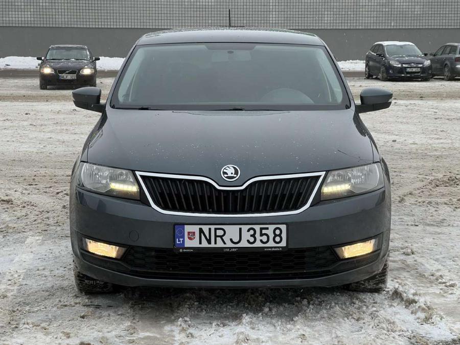 Grey Skoda Rapid 2017 in Kaunas, with an engine capacity of 1.60 L and mileage of 244 thousand km for 6300 €, photo 9 on AUTOMOTO.COM.LV