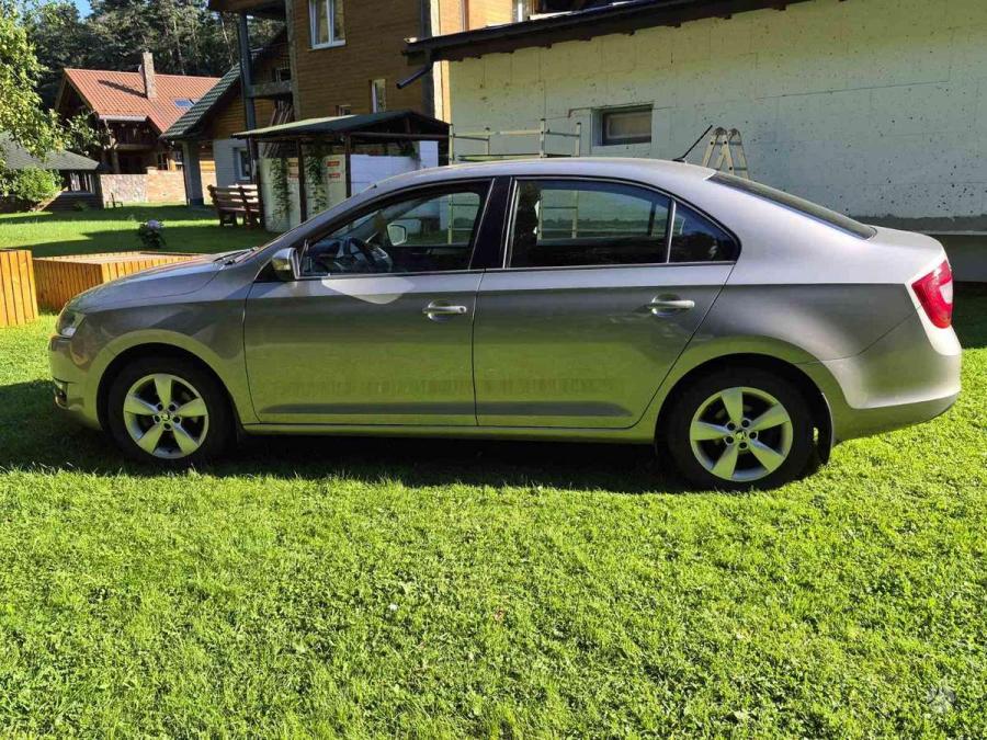Pelēks Skoda Rapid 2018 Viļņa, ar dzinēja tilpumu 1.00 L un nobraukumu 160 tūkst. km par 7000 €, foto 4 vietnē AUTOMOTO.COM.LV