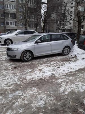 Grey Skoda Rapid 2017 in Vilnius, with an engine capacity of 1.00 L and mileage of 340 thousand km for 4500 €, photo 4 on AUTOMOTO.COM.LV