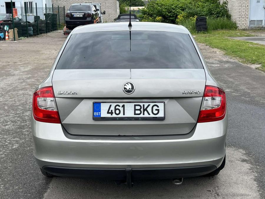 Skoda Rapid 2013 in Narva, with an engine capacity of 1.20 L and mileage of 219 thousand km for 2999 €, photo 9 on AUTOMOTO.COM.LV