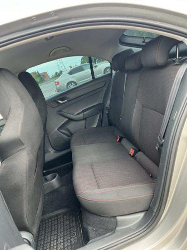 Skoda Rapid 2013 in Narva, with an engine capacity of 1.20 L and mileage of 219 thousand km for 2999 €, photo 10 on AUTOMOTO.COM.LV