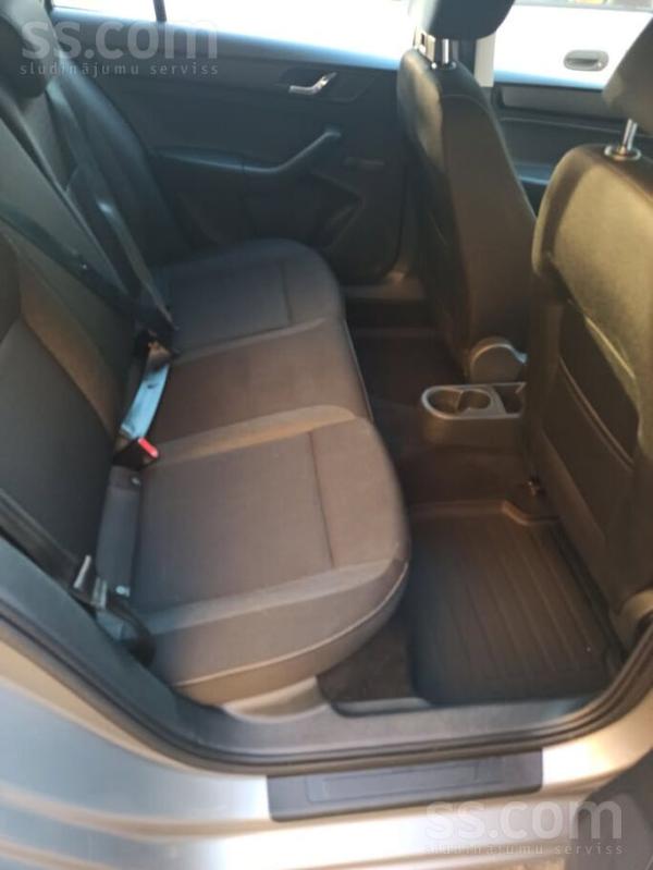 Skoda Rapid 2015 in Riga, with an engine capacity of 1.20 L and mileage of 208 thousand km for 3950 €, photo 8 on AUTOMOTO.COM.LV