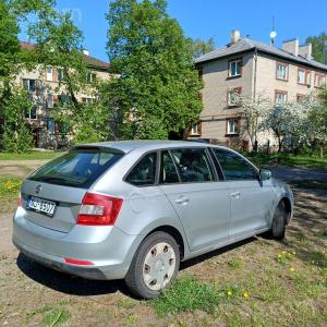 Skoda Rapid 2015 Rīga, ar dzinēja tilpumu 1.20 L un nobraukumu 259 tūkst. km par 4000 €, foto 3 vietnē AUTOMOTO.COM.LV