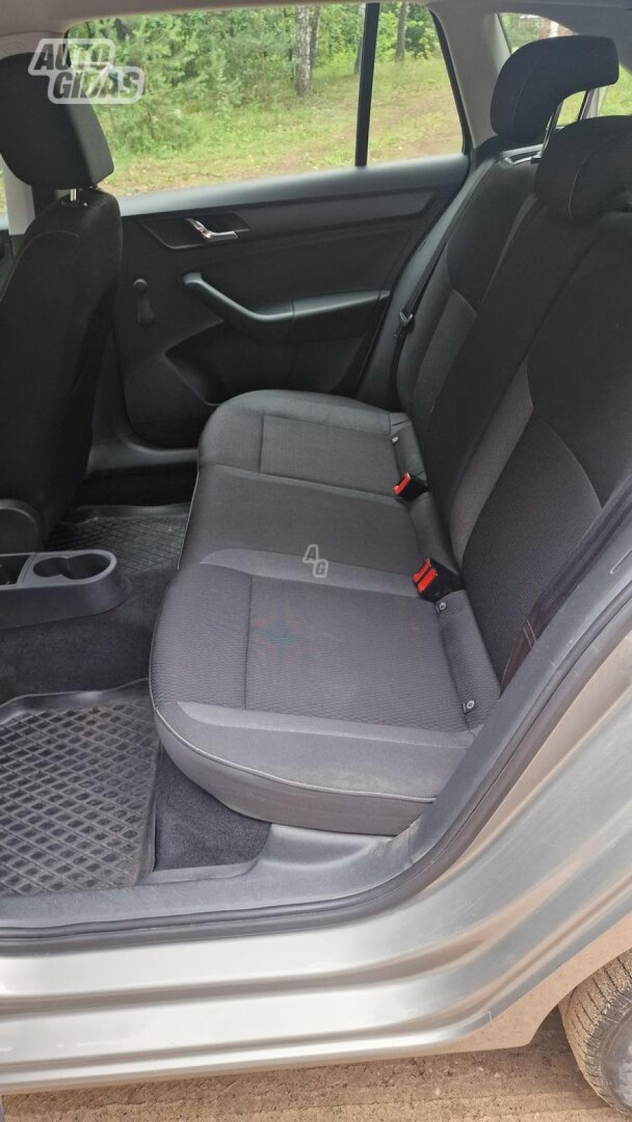 Skoda Rapid 2015 in Kaunas, with an engine capacity of 1.20 L and mileage of 126 thousand km for 8500 €, photo 11 on AUTOMOTO.COM.LV