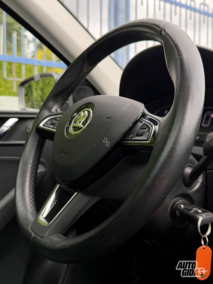 Skoda Rapid 2015 in Vilnius, with an engine capacity of 1.20 L and mileage of 192 thousand km for 7000 €, photo 14 on AUTOMOTO.COM.LV