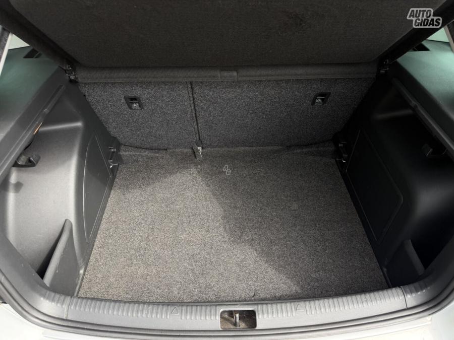 Skoda Rapid 2015 in Vilnius, with an engine capacity of 1.20 L and mileage of 192 thousand km for 7000 €, photo 19 on AUTOMOTO.COM.LV