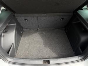 Skoda Rapid 2015 Viļņa, ar dzinēja tilpumu 1.20 L un nobraukumu 192 tūkst. km par 7000 €, foto 19 vietnē AUTOMOTO.COM.LV