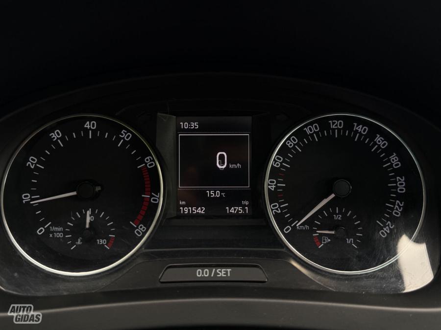 Skoda Rapid 2015 Viļņa, ar dzinēja tilpumu 1.20 L un nobraukumu 192 tūkst. km par 7000 €, foto 21 vietnē AUTOMOTO.COM.LV
