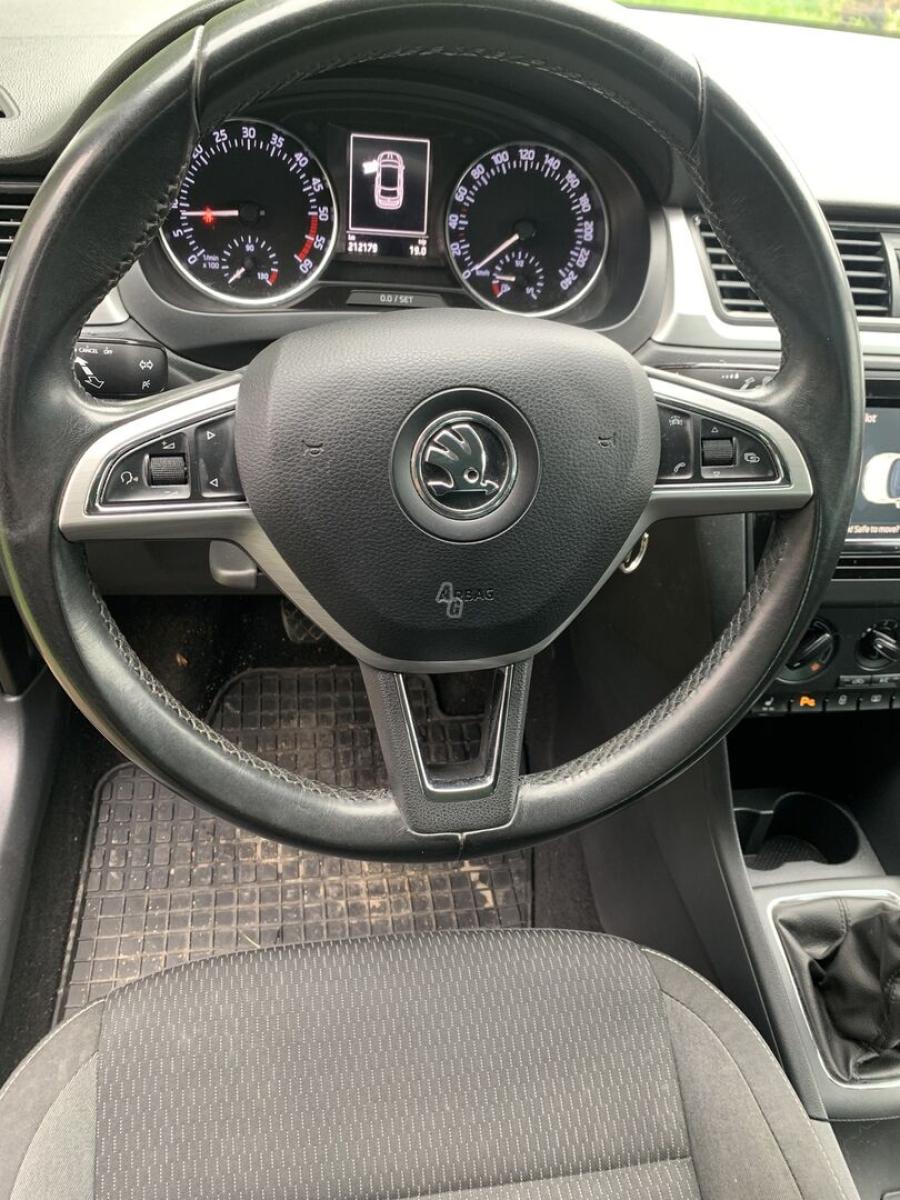 Skoda Rapid 2016 Šauļi, ar dzinēja tilpumu 1.40 L un nobraukumu 212 tūkst. km par 3950 €, foto 18 vietnē AUTOMOTO.COM.LV