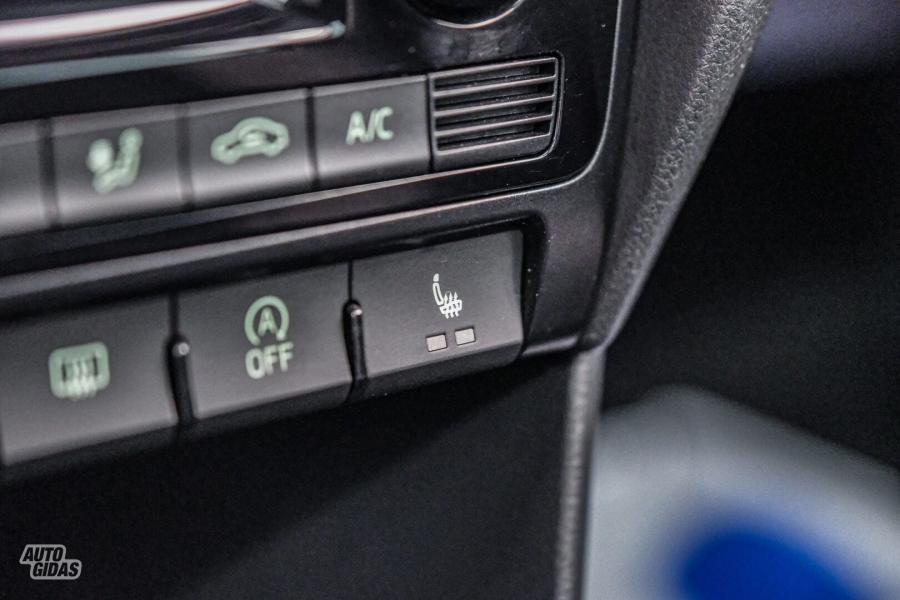 Skoda Rapid 2017 in Kaunas, with an engine capacity of 1.50 L and mileage of 295 thousand km for 6290 €, photo 22 on AUTOMOTO.COM.LV
