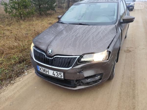 Skoda Rapid 2018 Viļņa, ar dzinēja tilpumu 1.00 L un nobraukumu 173 tūkst. km par 2800 €, foto 2 vietnē AUTOMOTO.COM.LV