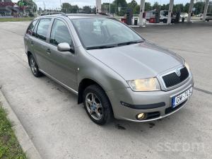 Orange Skoda Rapid 2007 in Riga, with an engine capacity of 1.20 L and mileage of 185 thousand km for 1200 €, photo 3 on AUTOMOTO.COM.LV