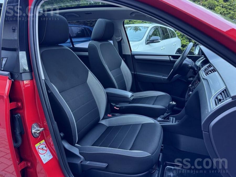 Red Skoda Rapid 2017 in Riga, with an engine capacity of 1.00 L and mileage of 189 thousand km for 7500 €, photo 9 on AUTOMOTO.COM.LV