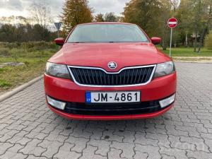 Sarkans Skoda Rapid 2014 Dobele, ar dzinēja tilpumu 1.60 L un nobraukumu 298 tūkst. km par 2300 €, foto  vietnē AUTOMOTO.COM.LV