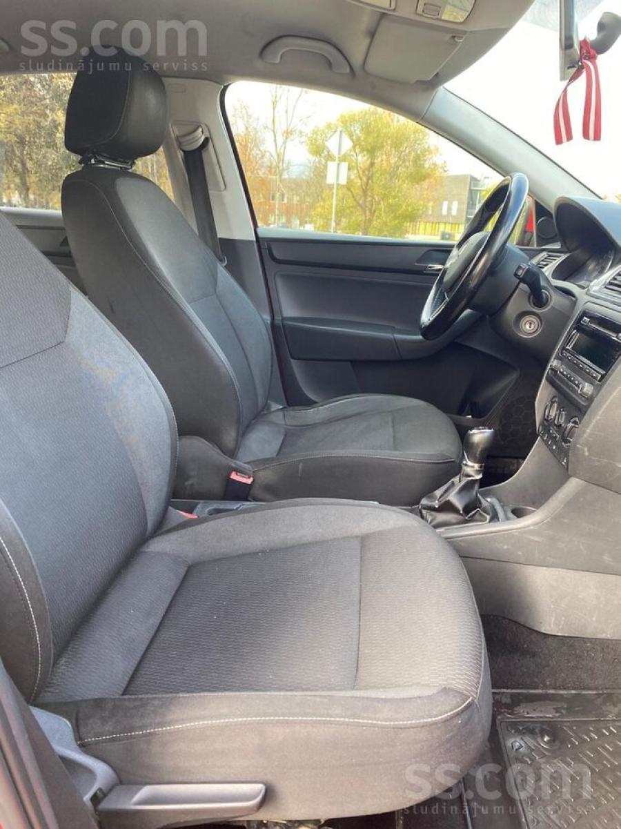Sarkans Skoda Rapid 2014 Dobele, ar dzinēja tilpumu 1.60 L un nobraukumu 298 tūkst. km par 2300 €, foto 11 vietnē AUTOMOTO.COM.LV