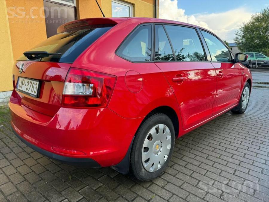 Red Skoda Rapid 2014 in Balvi, with an engine capacity of 1.60 L and mileage of 318 thousand km for 2750 €, photo 3 on AUTOMOTO.COM.LV