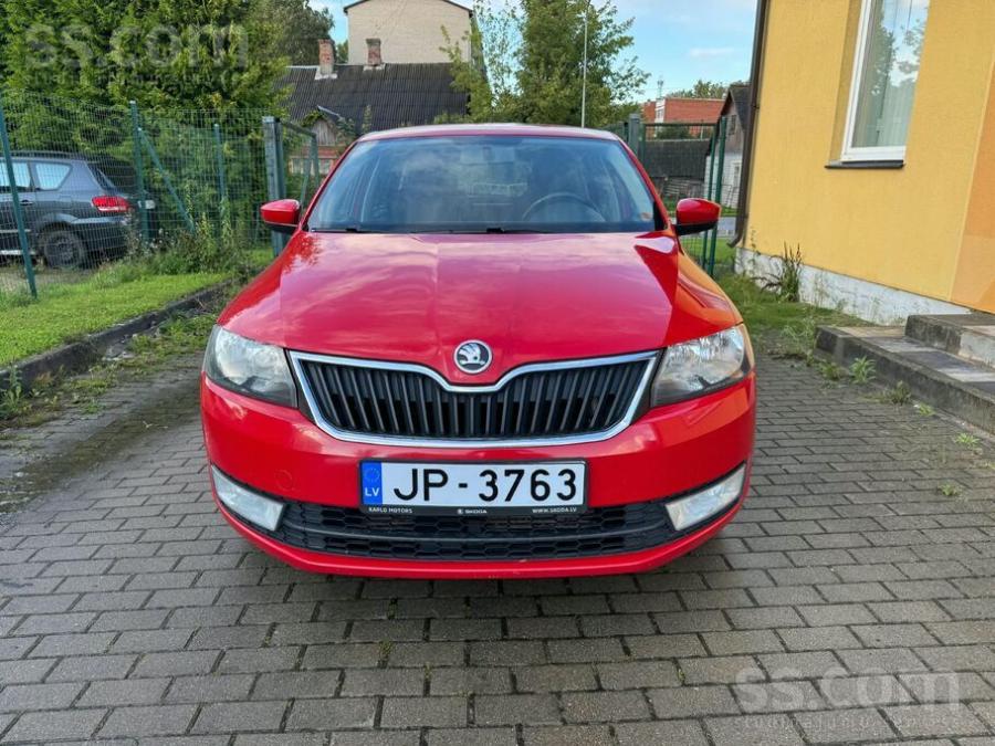 Red Skoda Rapid 2014 in Balvi, with an engine capacity of 1.60 L and mileage of 318 thousand km for 2750 €, photo 4 on AUTOMOTO.COM.LV